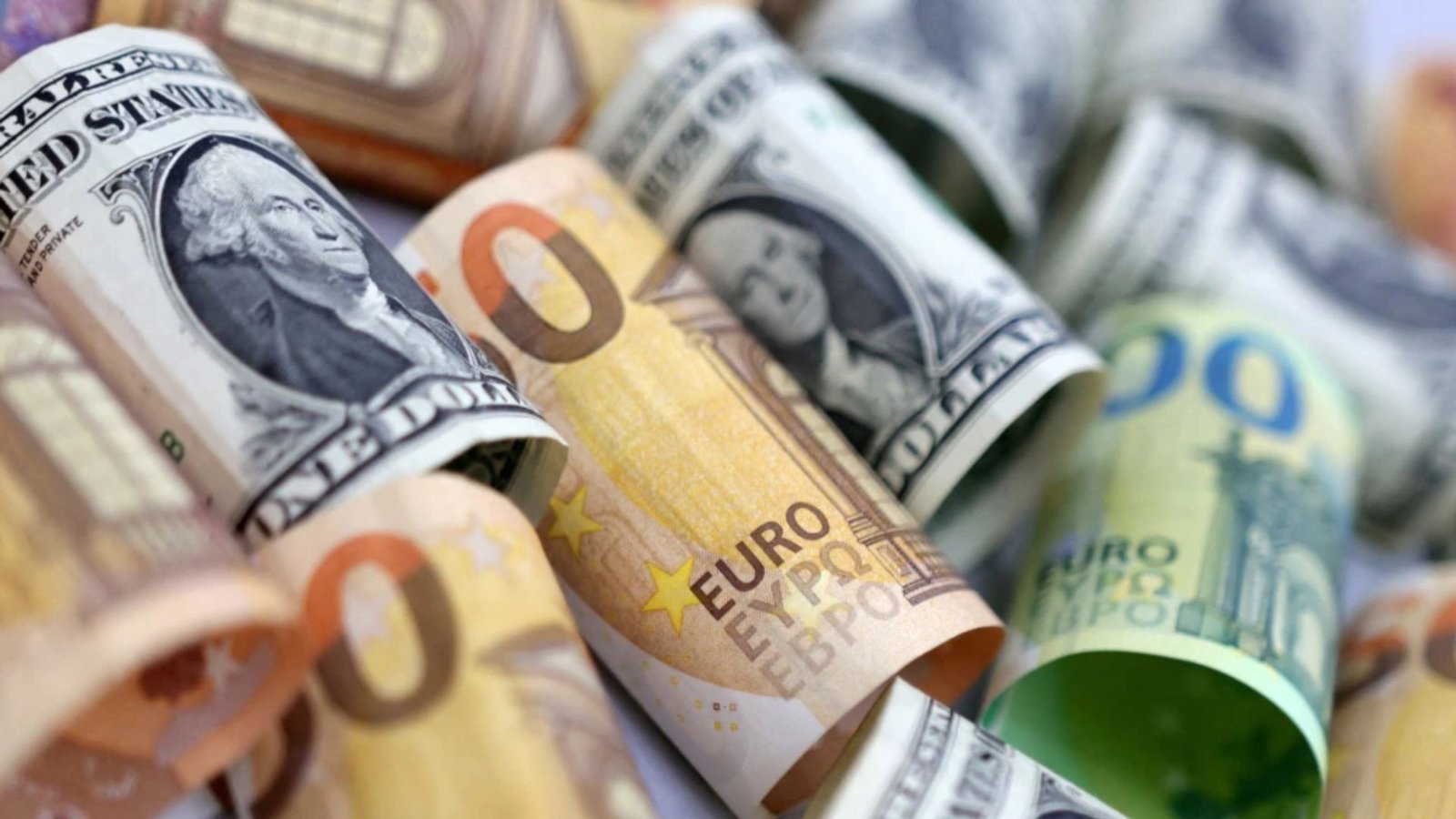 El euro y el yen caen frente al dólar que alcanza nuevos máximos tras ...